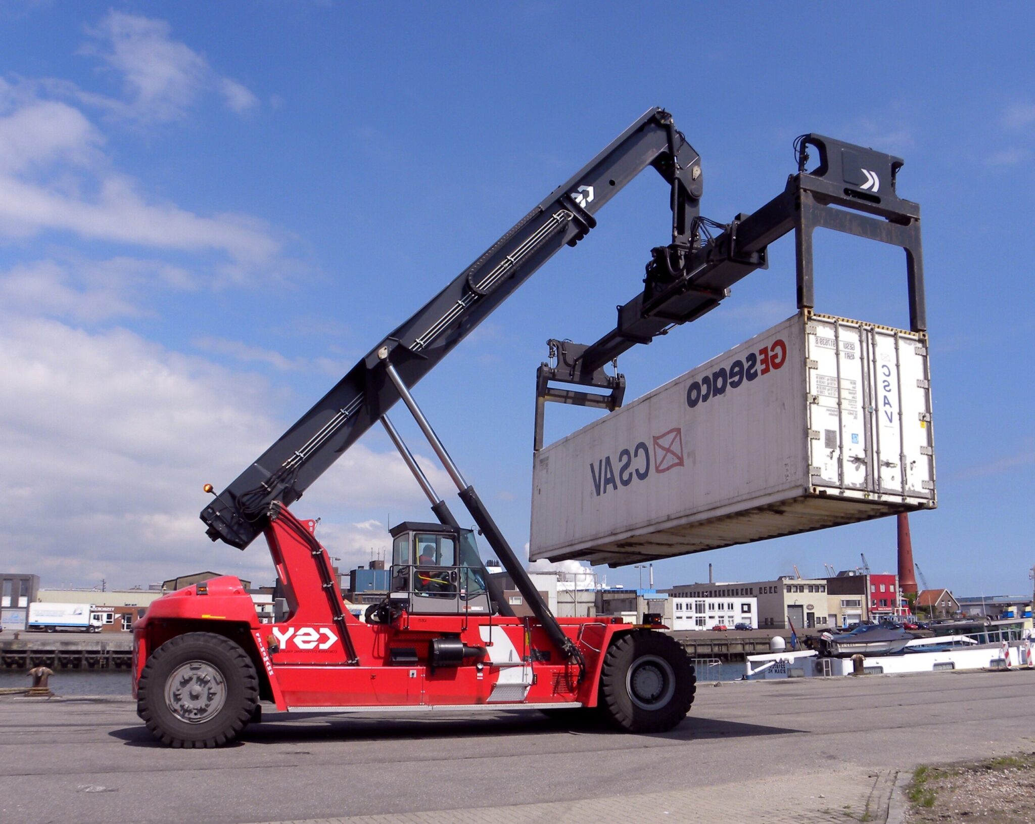 Xe nâng container - Phân biệt chi tiết | Thiết bị nâng tại Cảng